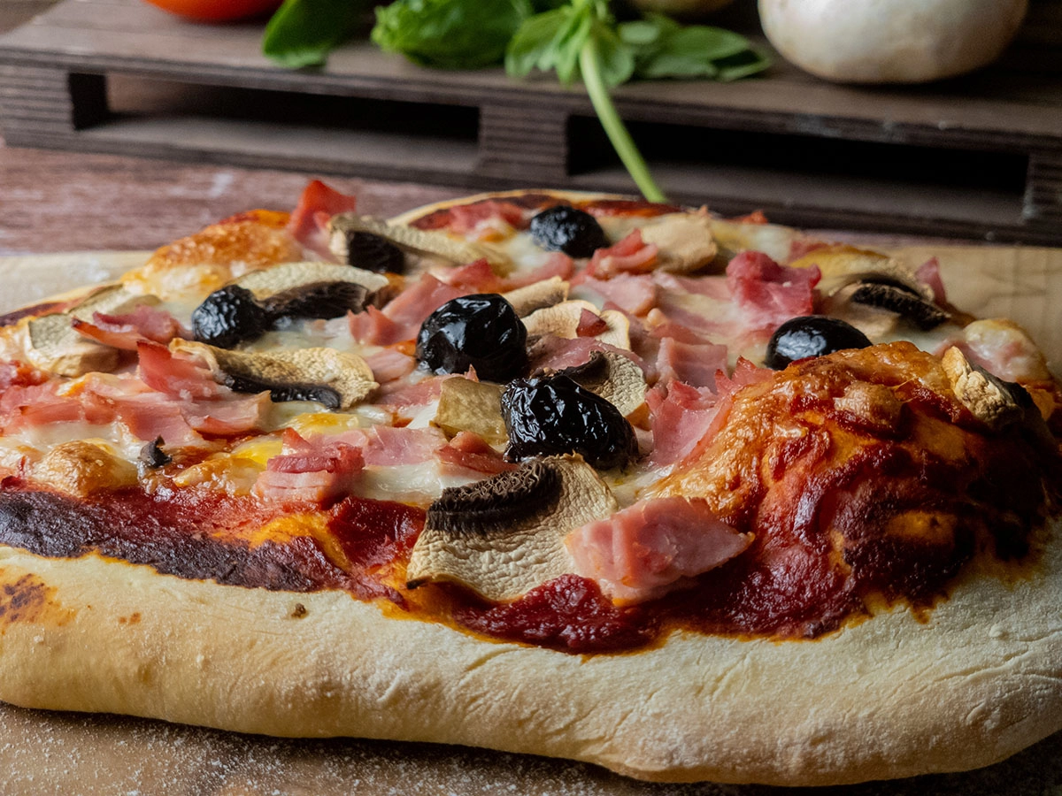Pizza reine maison | version healthy - FitFastFoodie